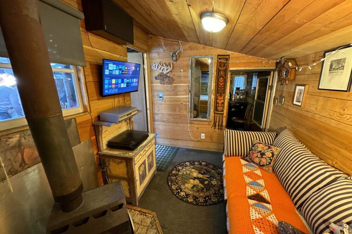 Rustic Cozy Cabin With Hot Tub - Alberta