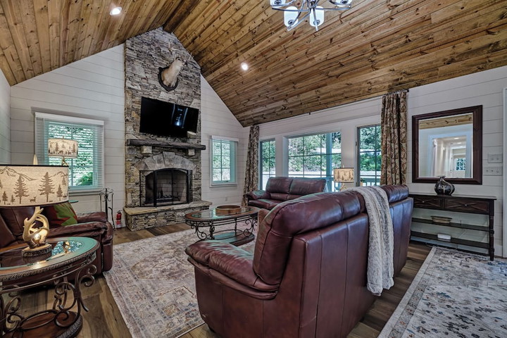 Private Pond, Mountain Escape - Highlands, NC