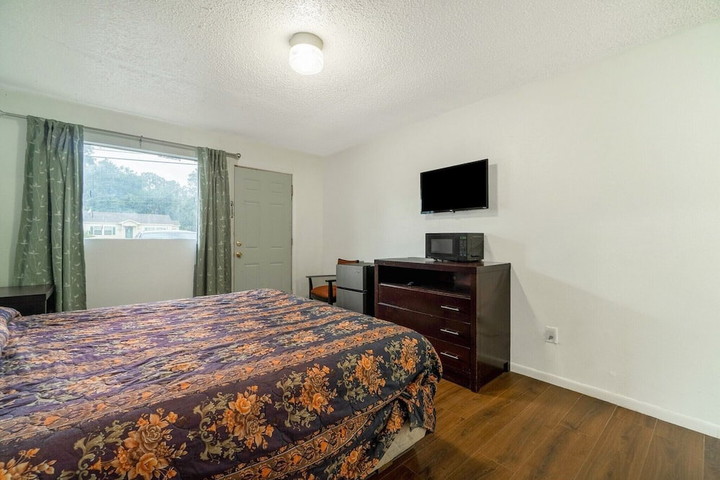 Queen Bed|smoking|palestine - Palestine, TX