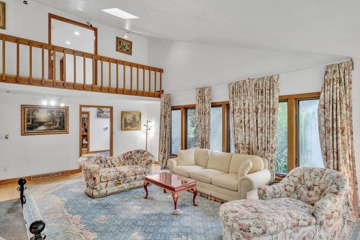 Spacious, Quiet, 4br+office, 1.5 Acres Yard - Concord, MA