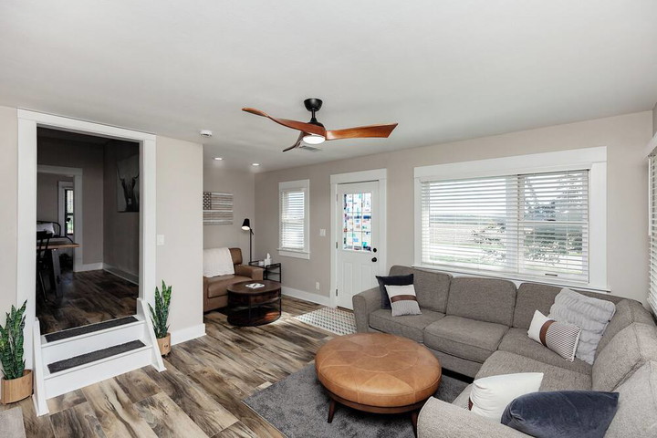 Farmhouse-ish  All The Charm Without The Farm - Des Moines, IA