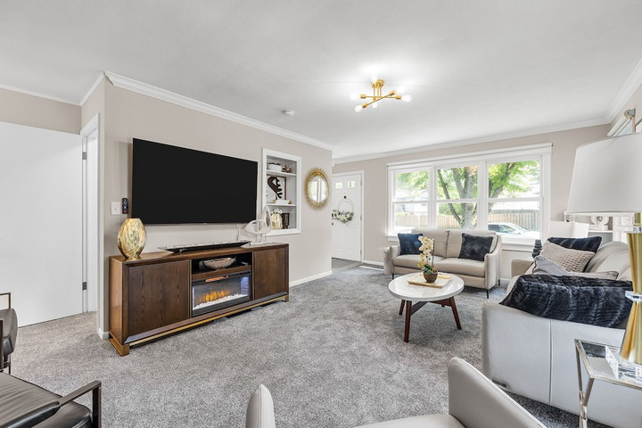 3 Blocks From The University Of Iowa Kinnick Stadium & Hospital - Iowa City, IA