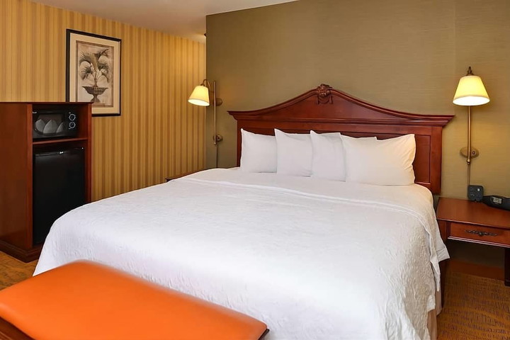 Making The Best Memories Along The Way! 2 Units, Indoor Pool, Pets Allowed! - Albuquerque, NM