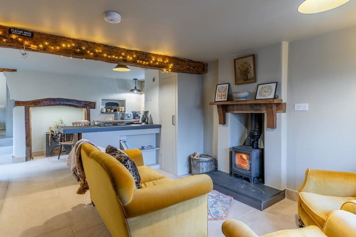 Cotswold Way Cottage, Rodborough - Sleeps 4 Guests In 2 Bedrooms - Nailsworth