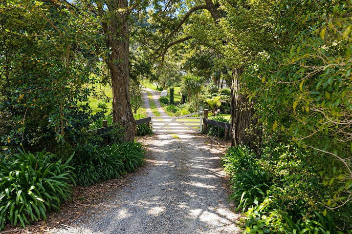 Kauri Cottage - A Charming Country Hideaway In The Historic Village Of Puhoi - Waiwera