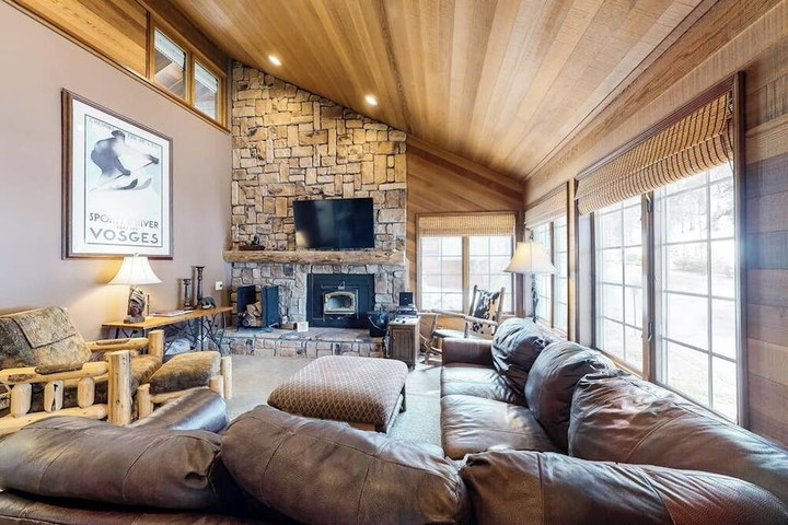 A Lovely Family-friendly Vacation With A Shared Pool, Hot Tub, Sauna, Washer/dryer - Mammoth Lakes, CA