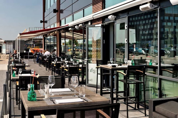 Steps From Rotterdam Airport Comfort & Convenience Combined! Onsite Dining! - Rotterdam