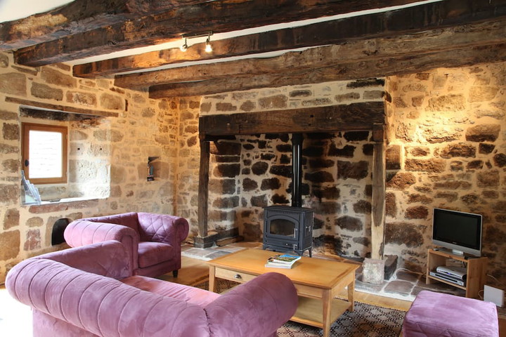 Maison De 3 Chambres Avec Piscine Chauffée Et Grand Jardin, Animaux Acceptés - Corrèze