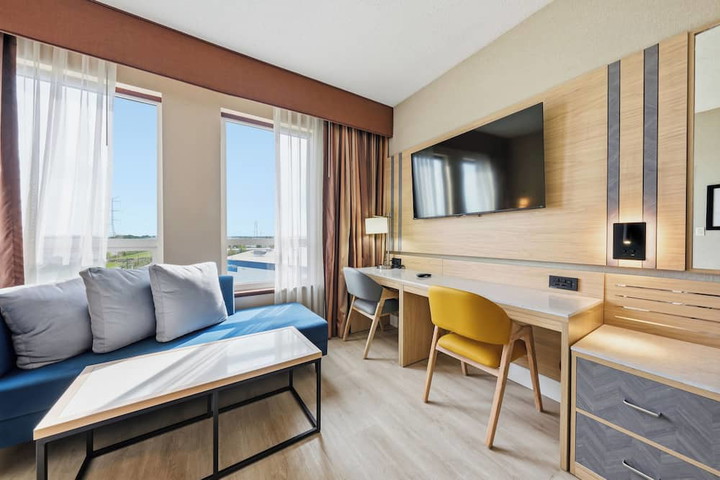 Near Nyc  Superior King Suite  Premium Comfort  Workspace - Staten Island
