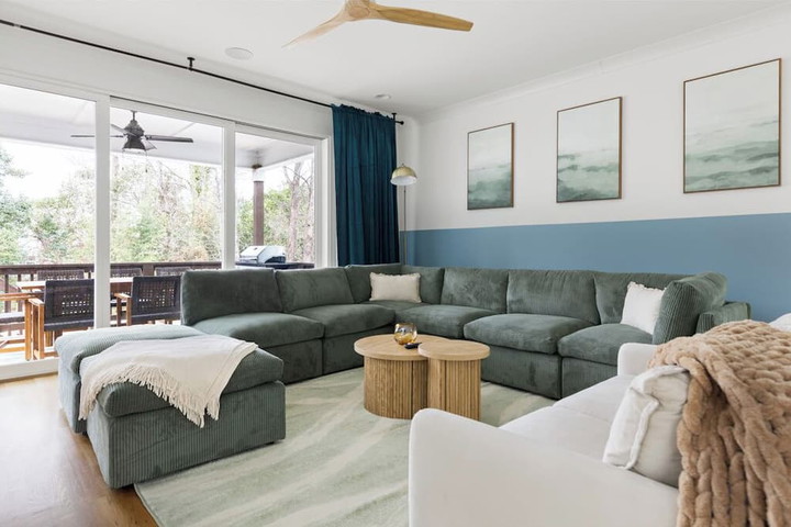 Boho Luxe Stay Game Room, Fire Pit & Playground - Cary, NC