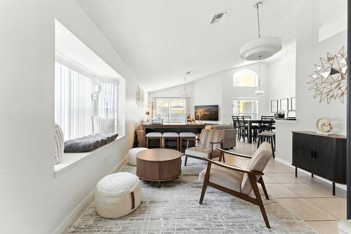 Carpet-free 4br Lake Berkley Pool Home - 키씸미