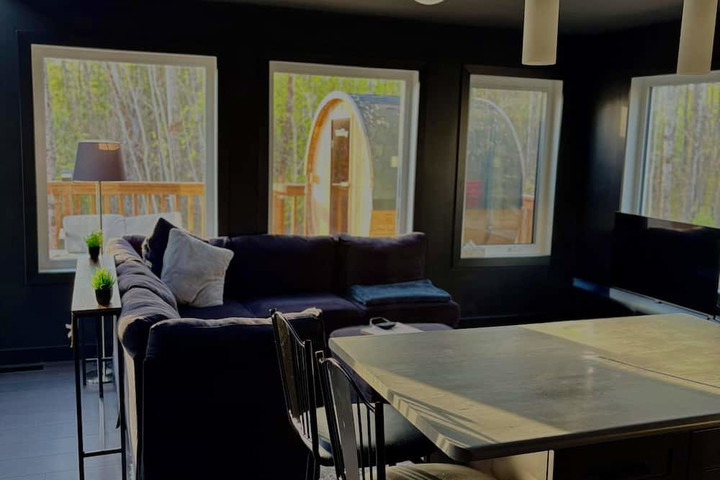 Romantic Getaway, Tiny High-rise Cabin - Pinawa