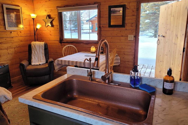 The Polaris Is A Cozy Delight With 360 Degree Mountain Views. Pet Friendly! - Glacier View, AK
