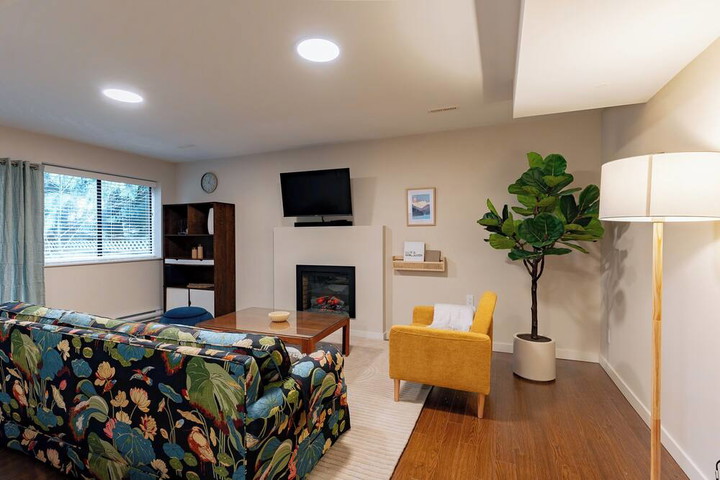 Two Bedroom Mountainside Suite - West Vancouver