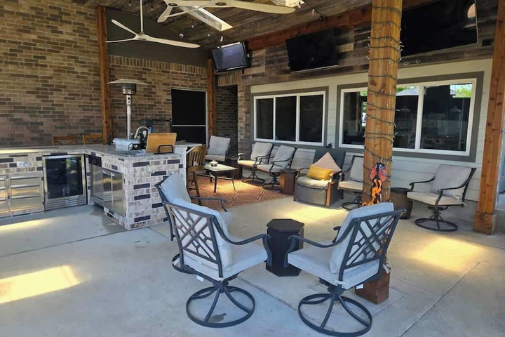 Movie Room | Huge Patio|hot Tub|near Lake & Frisco - Little Elm, TX