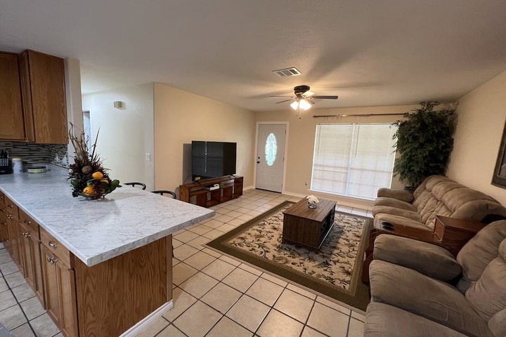 Modern Updated Family Home - Lufkin, TX