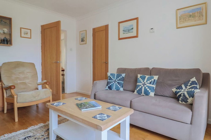 Seaview, Pet Friendly, Country Holiday Cottage In Lyme Regis - Lyme Regis
