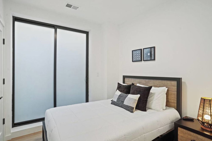 Luxury Stay In The Heart Of Downtown - Bethesda, MD