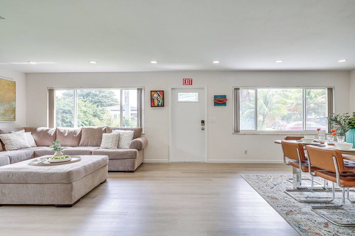 Beautiful, Calm, Modern Home With A Large Playroom - Miramar, FL