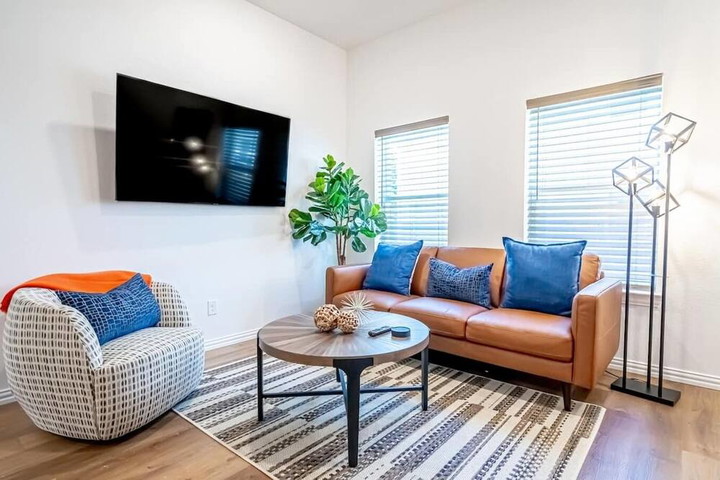 Chic Arlington Getaway | Walk To Games & Concerts - Fort Worth, TX