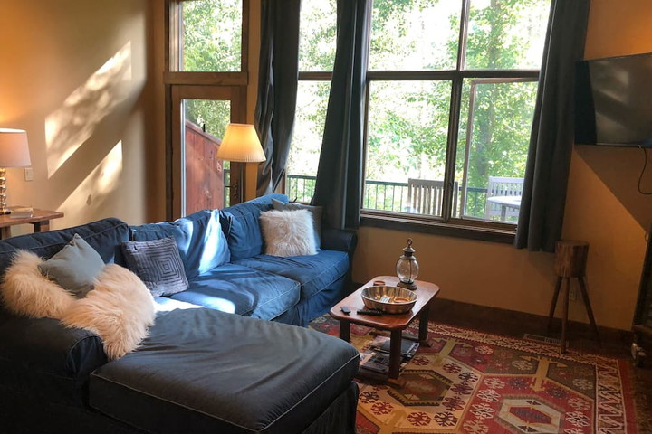 The Wild Mile River Retreat - Bigfork, MT