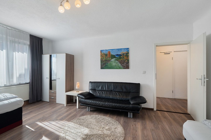 Neuhausen Apartment Upper Floor / 3 Bedrooms / Wi-fi - Neuhausen