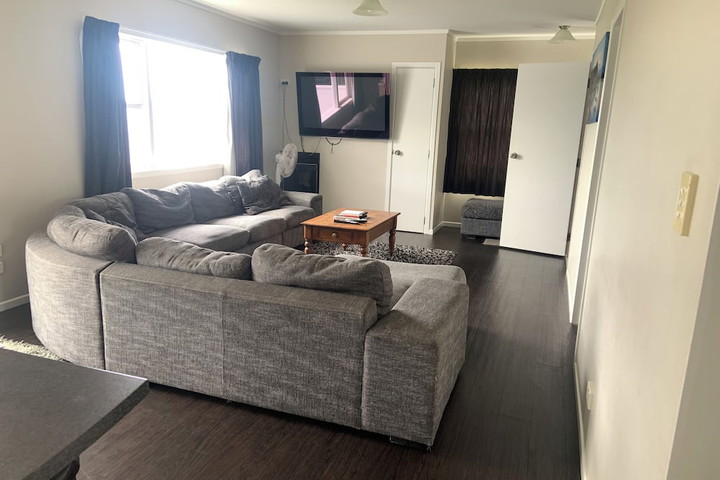 6 Bedroom Home With 3 Bathrooms, Rural And Private, 1km To Local Village, Cafes - Mangawhai