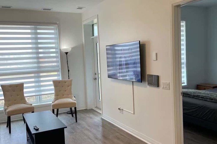 Executive Luxury Apartment. - Oakville