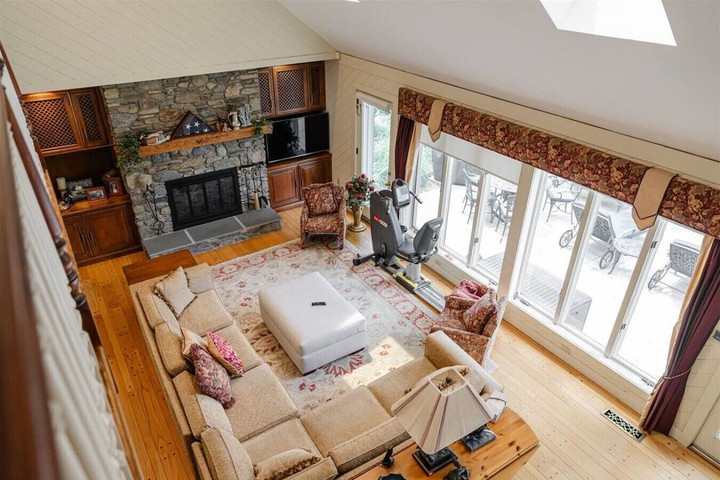 Waterfront Paradise Private Beach + Dock + Hot Tub - Stony Brook