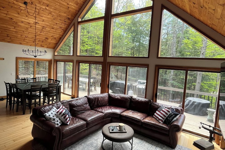 Modern Chalet Near Mt. Sunapee & Lake Massasecum - Bradford, NH