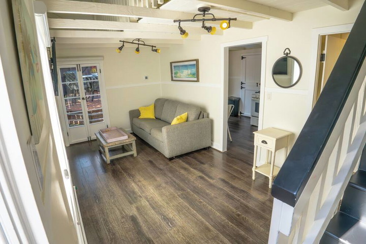 Yellow Beach House 500' To The Waves- Electric Car Charger! - Laguna Beach, CA