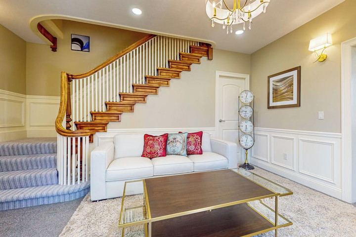 Work, Play & Stay! Apt Near Holyoke Medical Center - Northampton, MA