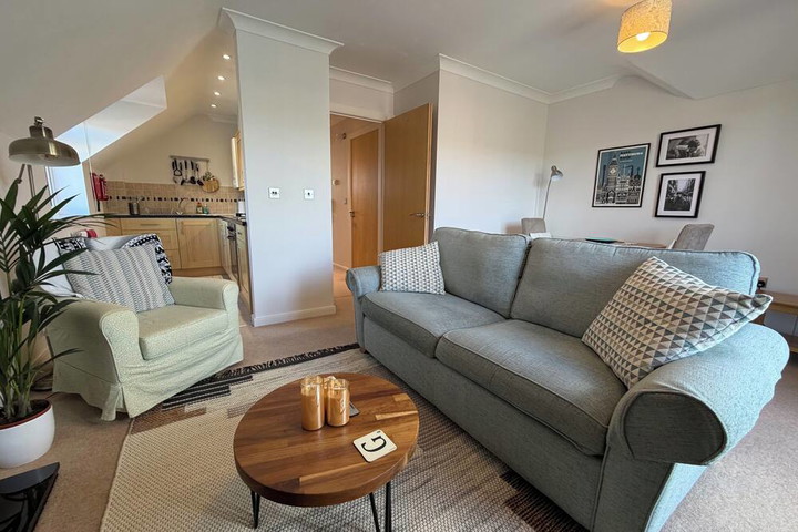 Ballard Down View, Swanage 2 Bed, 5 Minutes Walk To Beach, Balcony Views. - Swanage