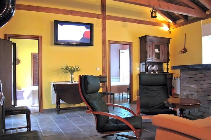 Room 'Habitación Matrimonio' With Mountain View, Shared Terrace And Wi-fi - Sória