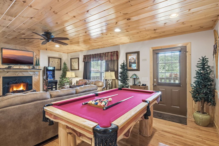 The Bear Stop 1br/1ba Wears Valley Hottub Wifi Pool Table 10 Min To Pigeon Forge - Wears Valley, TN