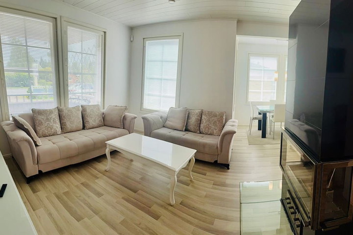 Stylish Spacious Home Near Helsinki Airport - Helsinki