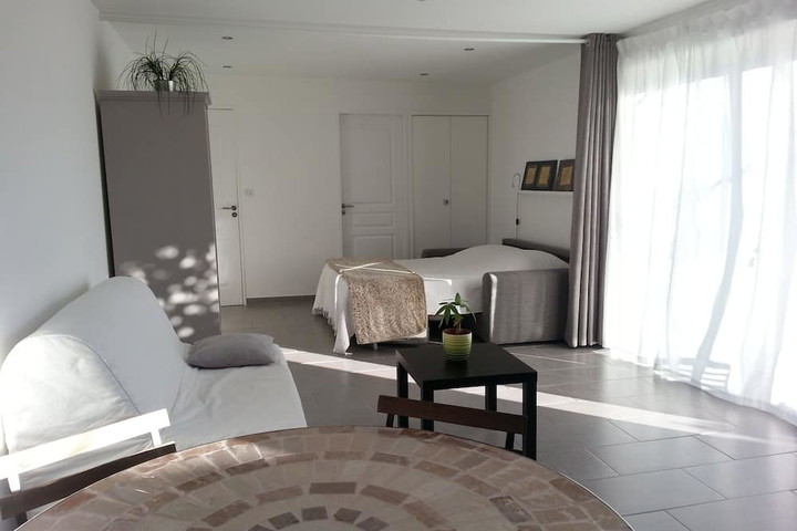 Studio Avec Piscine & Jardin "Votre Havre De Paix En Provence" - Auriol