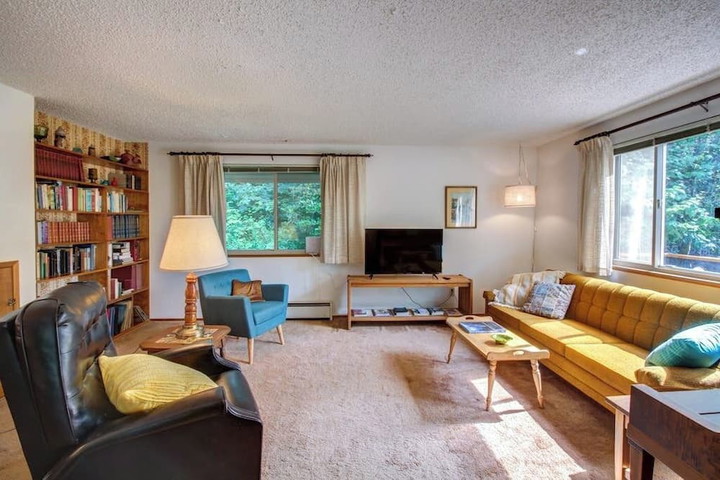 Relaxing 3br Dog Friendly - Woodstove - Deck - Silverdale, WA