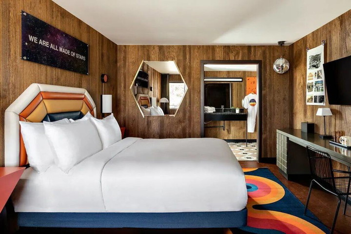 Unwind After Your Adventures | Outdoor Heated Pool & Pets Allowed + Free Parking - Flagstaff