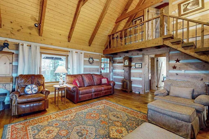 Treehouse Retreat Stay - Clayton, GA