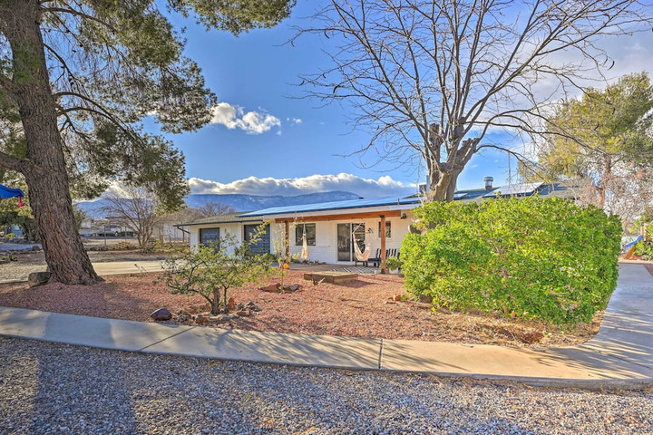 Pet-friendly Gem W/ Treehouse: 20 Mi To Sedona - Jerome, AZ
