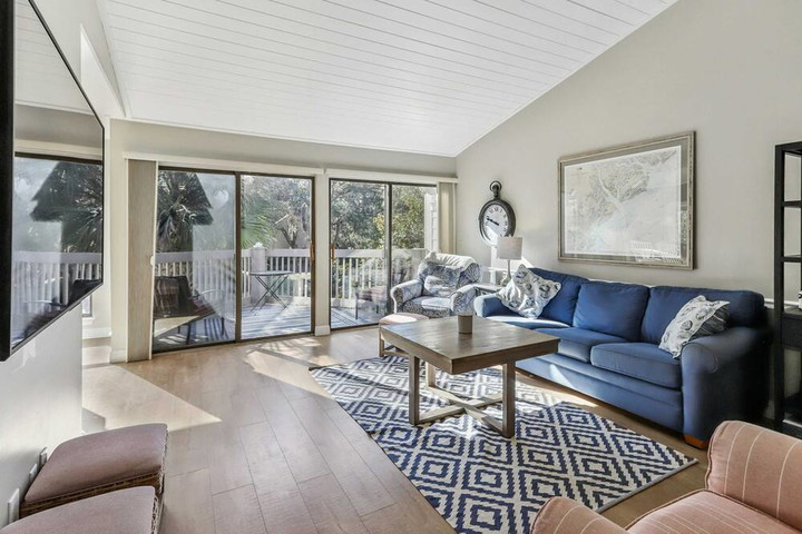 Spacious Lagoon-view Condo With Tennis, Outdoor Pool, Beach Access, Balcony - Bluffton, SC