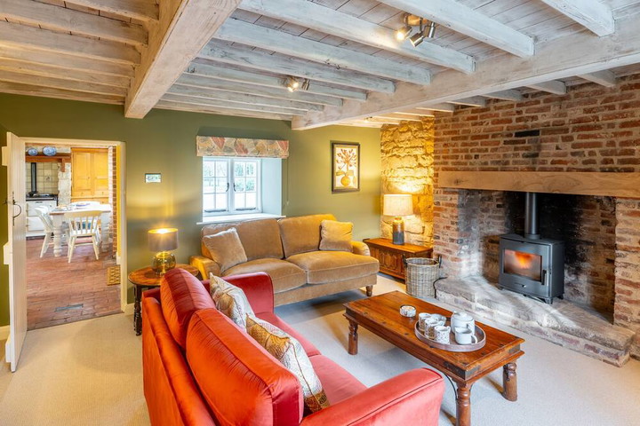 Abbey Grange  - Sleeps 14 Guests  In 5 Bedrooms - Woodhall Spa