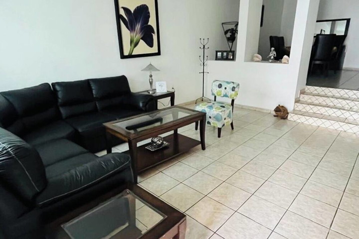 Centric 3-bedroom House With Ac In Charming Colima - Colima