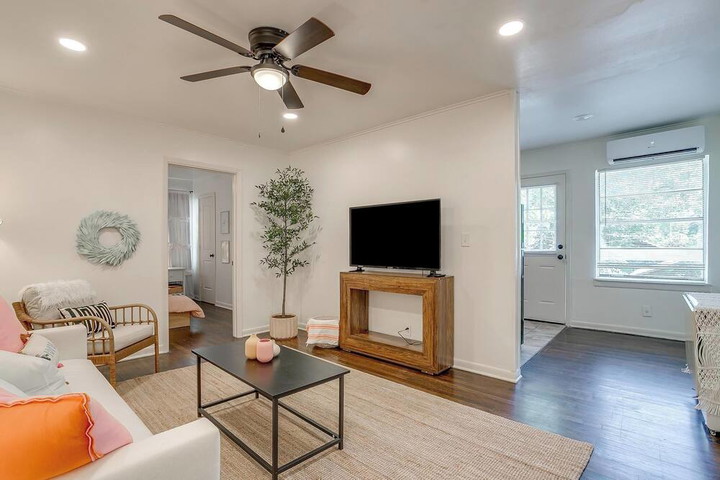 Sixth St. Hideaway- Walking Distance To 7th! - Fort Worth, TX
