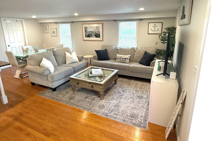 The W  Coastal + Cozy - Walk To Beach + Tyde - Stratford, CT