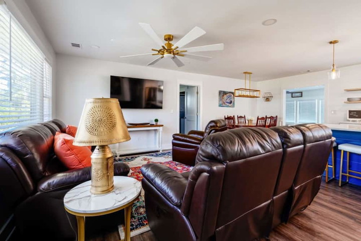 Port Of The Royal - 2 Minutes From Parris Island, 5 Minute Walk To Restaurants. - Port Royal, SC