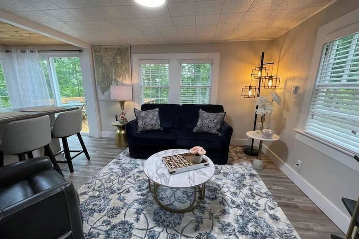 Spacious 1 Bedroom Close To Everything 4 - Maine