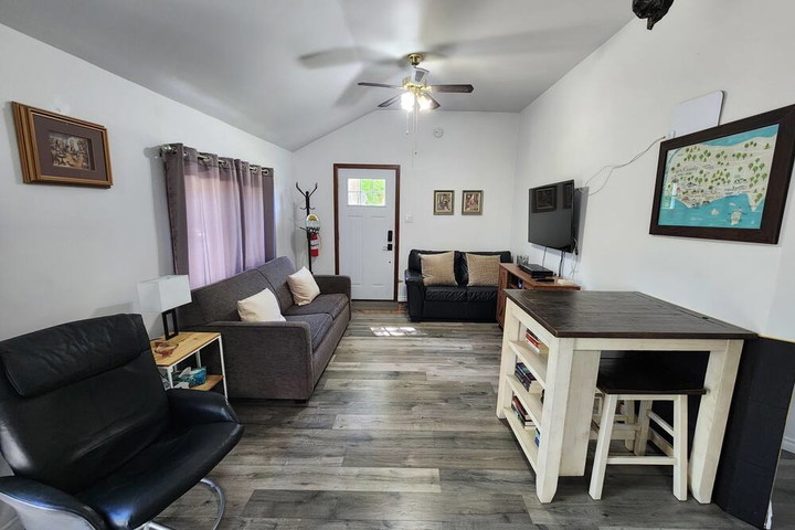 Steps From Private Beach,in Wine Country With Bbq, Fire Pit And Full Kitchen - Amherstburg