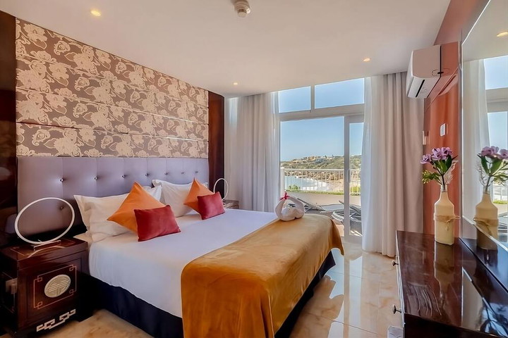 Beachfront Accommodations With 2 Pools, Free Parking, Close To Old Town Square! - Albufeira